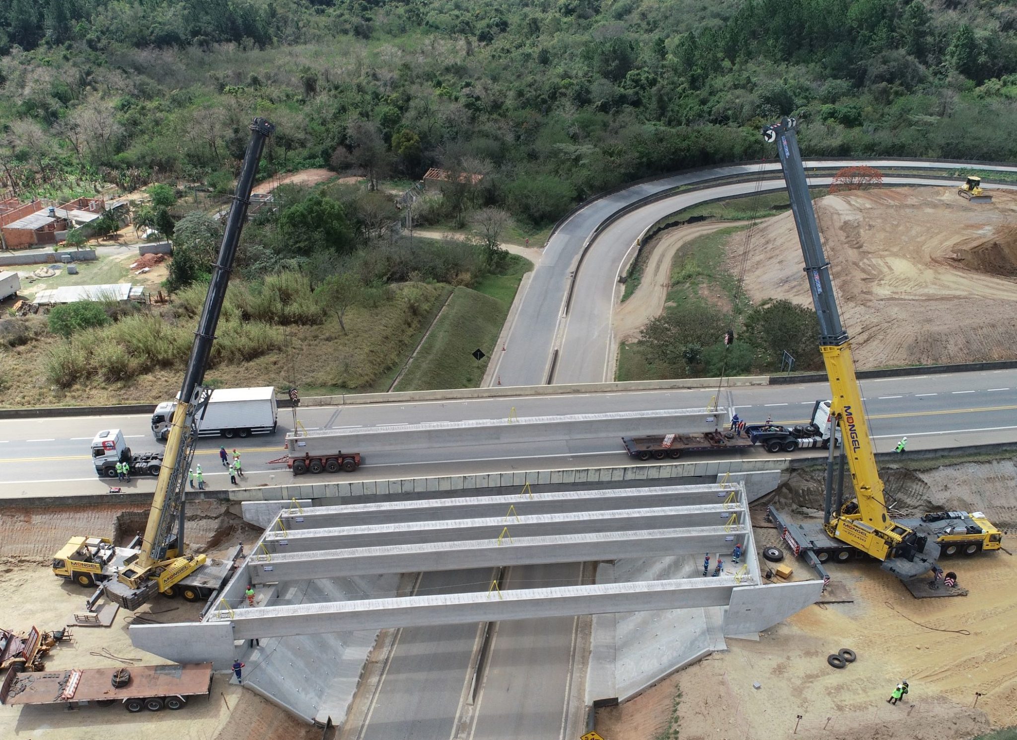 CCR ViaOeste lança vigas em novo viaduto na rodovia Raposo Tavares ...